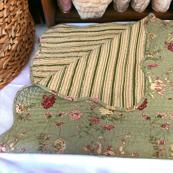 Hand Crafted | Bedding | Cottagecore Country Farmhouse Floral Contrast ...